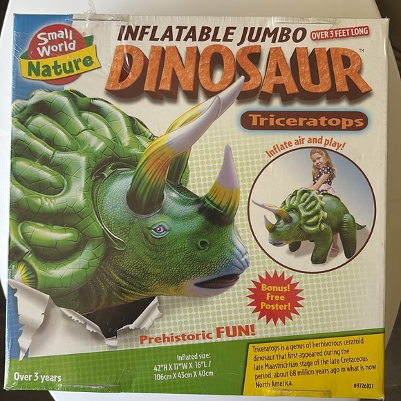 Small World Nature | Toys | Inflatable Jumbo Dinosaur Green Triceratops ...